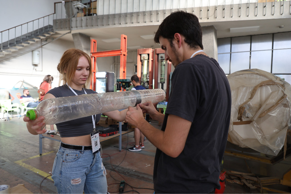 Airbus Sloshing Rocket Workshop - MATLAB & Simulink