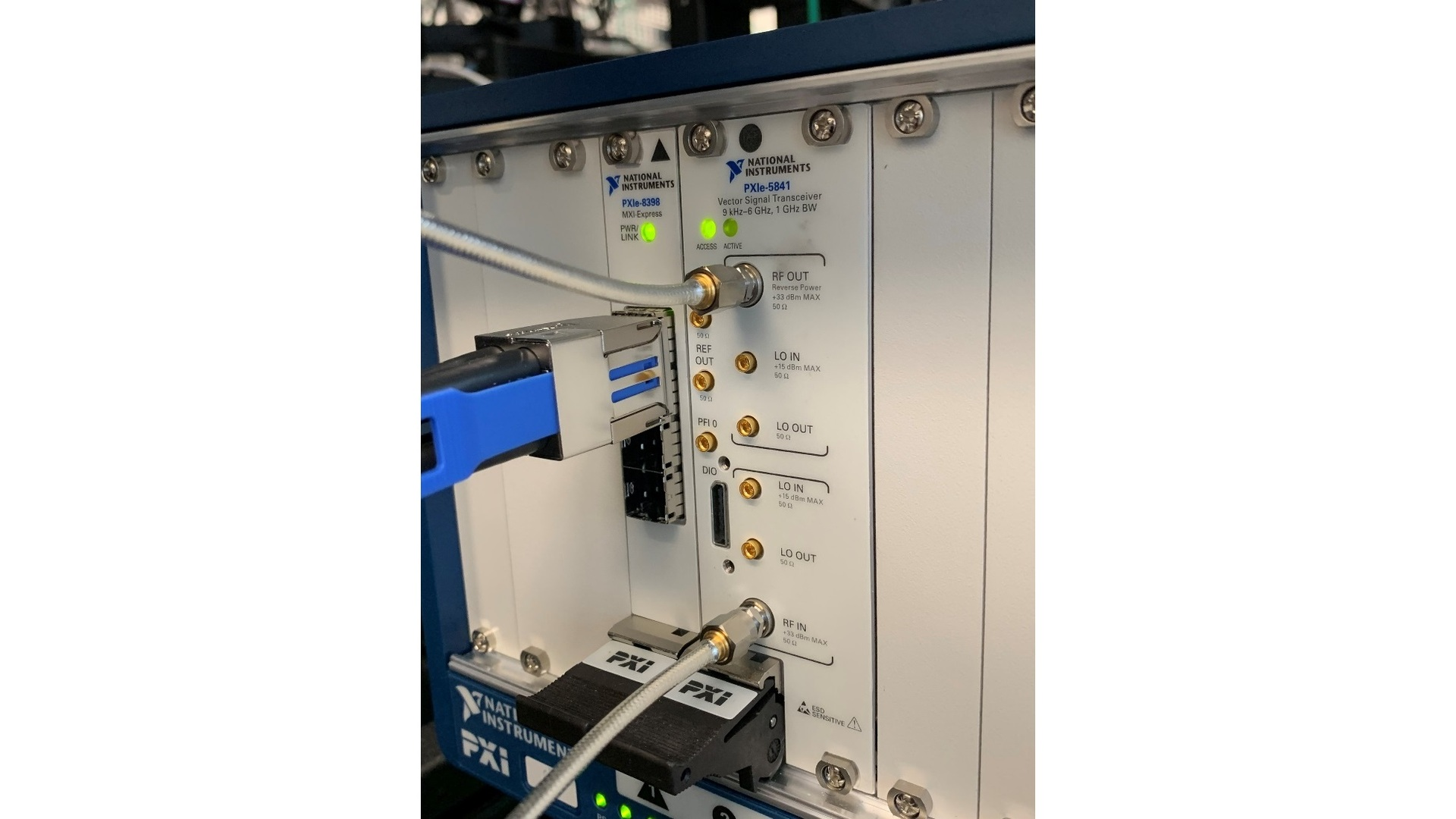 NI Vector Signal Transceiver, Signal Generator, and Signal Analyzer ...